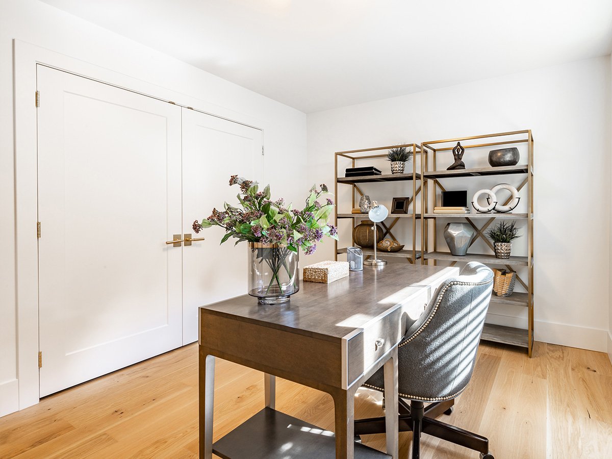 What Is a Den Room? | Den vs. Bedroom: What's the Difference