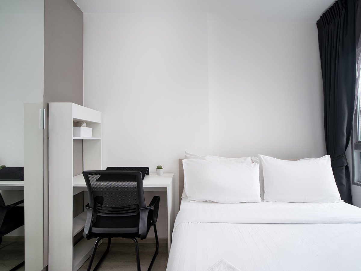 What Is a Den Room? | Den vs. Bedroom: What's the Difference